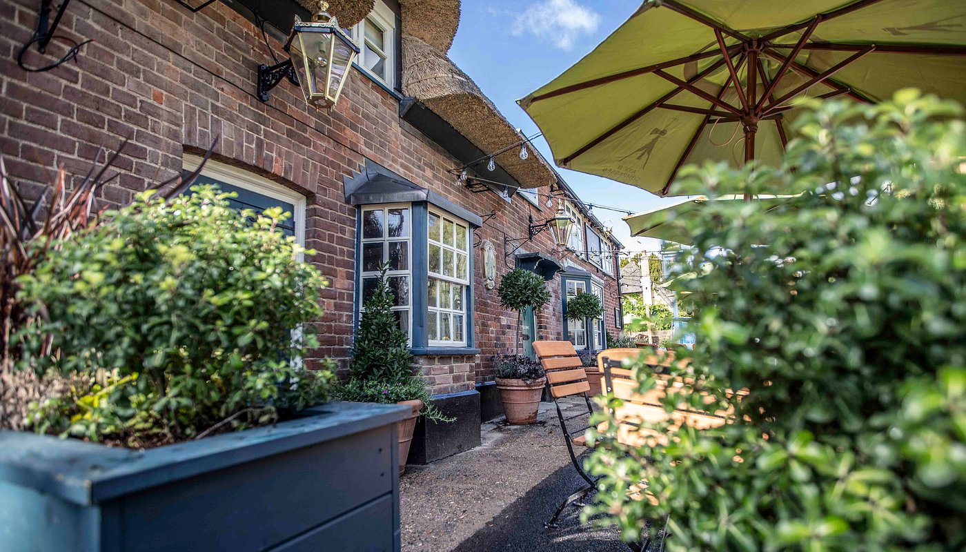 The Axe and Compasses, Arkesden